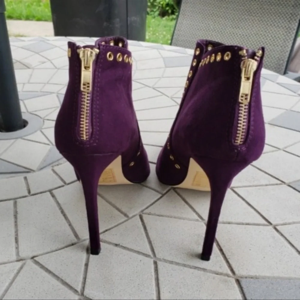 Izabella Rue | Shoes | Euc Royal Purple Izabella Rue Jorden Plum ...